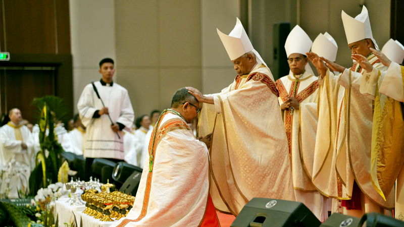 Mgr. Agustinus Tri Budi Utomo Resmi Ditahbiskan Sebagai Uskup Surabaya ...