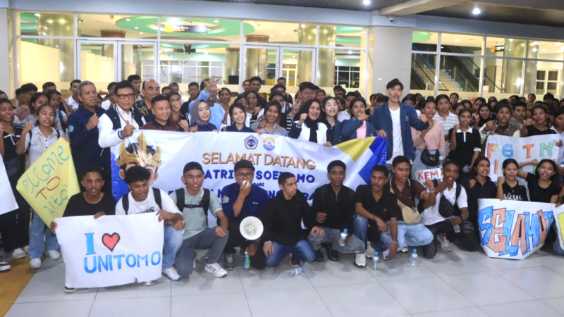 Rektor Unitomo Sambut Kedatangan Ratusan Mahasiswa Asal Belu NTT di ...